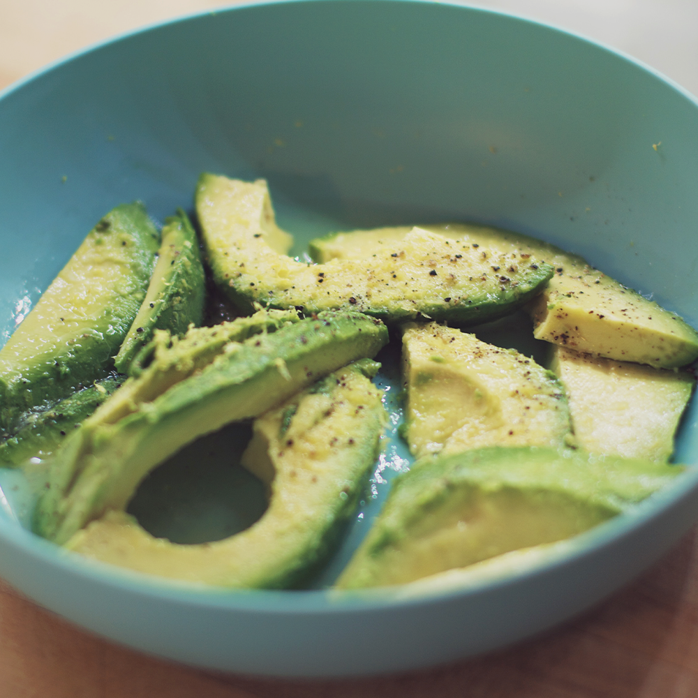 Avocado Calories, Nutrition Facts, and Health Benefits | Ro